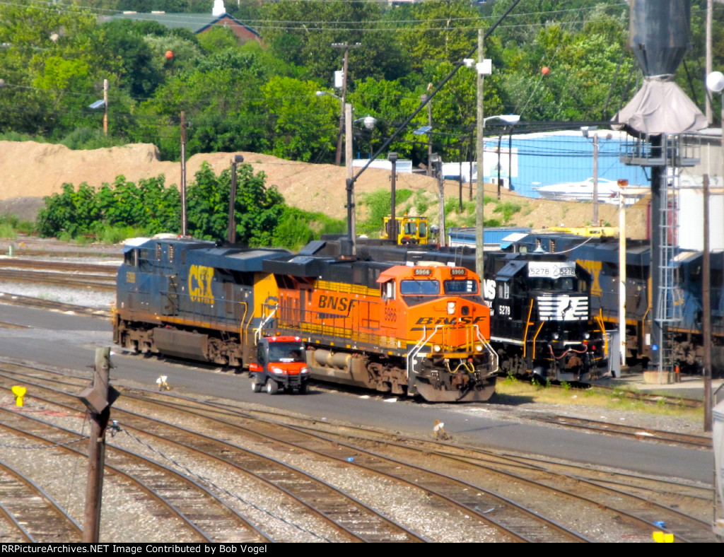 BNSF 5966 and CSX 5398